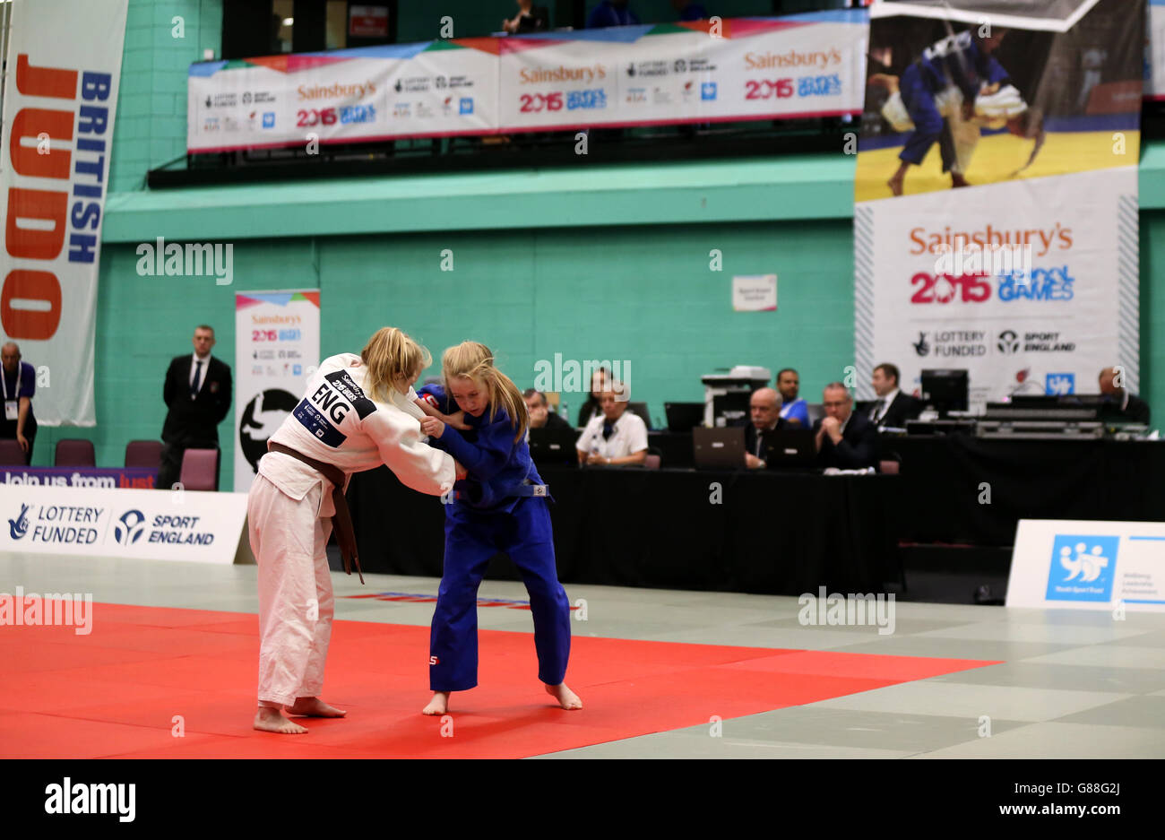 England's Darcie Hancock (white) and England's Sian Bobrowska (blue ...