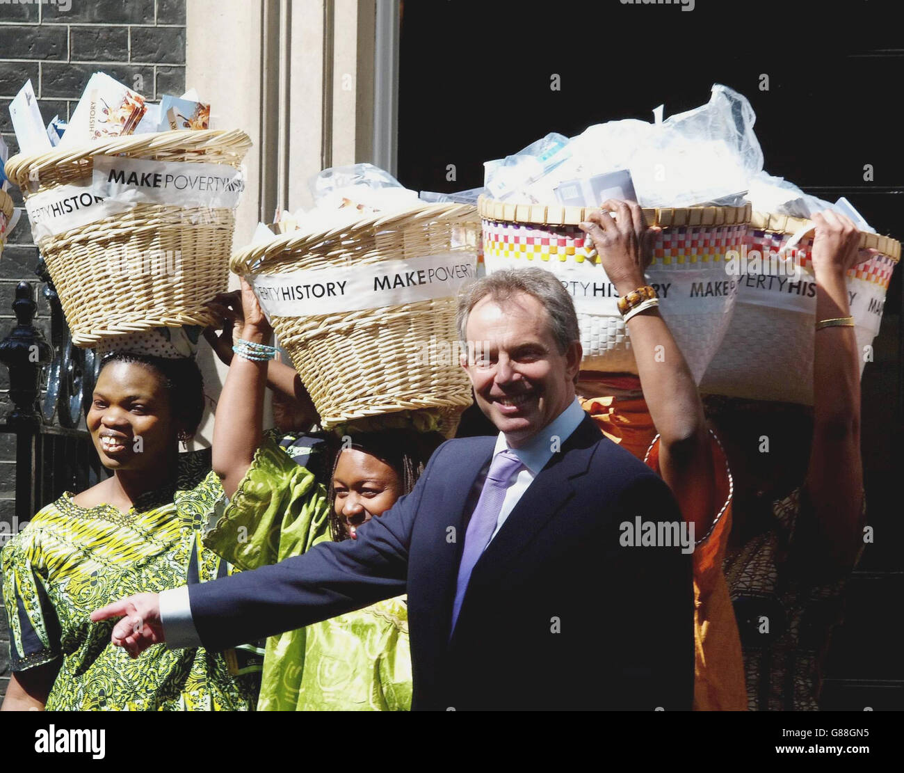 African women who are delivering make poverty history cards emails hi ...