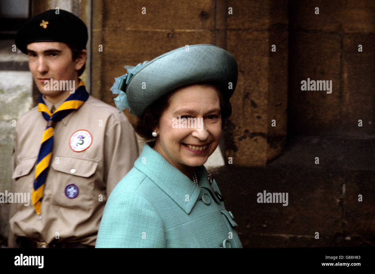 Queen elizabeth ii inspecting parade queens scouts windsor castle hi ...