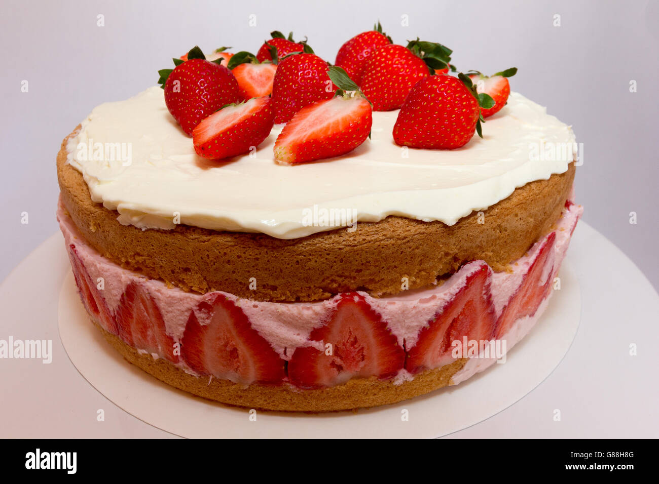 Strawberry sponge cake Stock Photo - Alamy