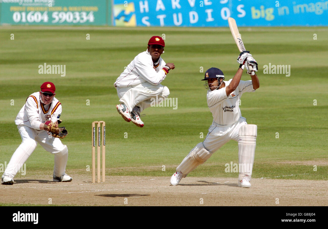 Cricket frizzell county championship division two northamptonshire ...