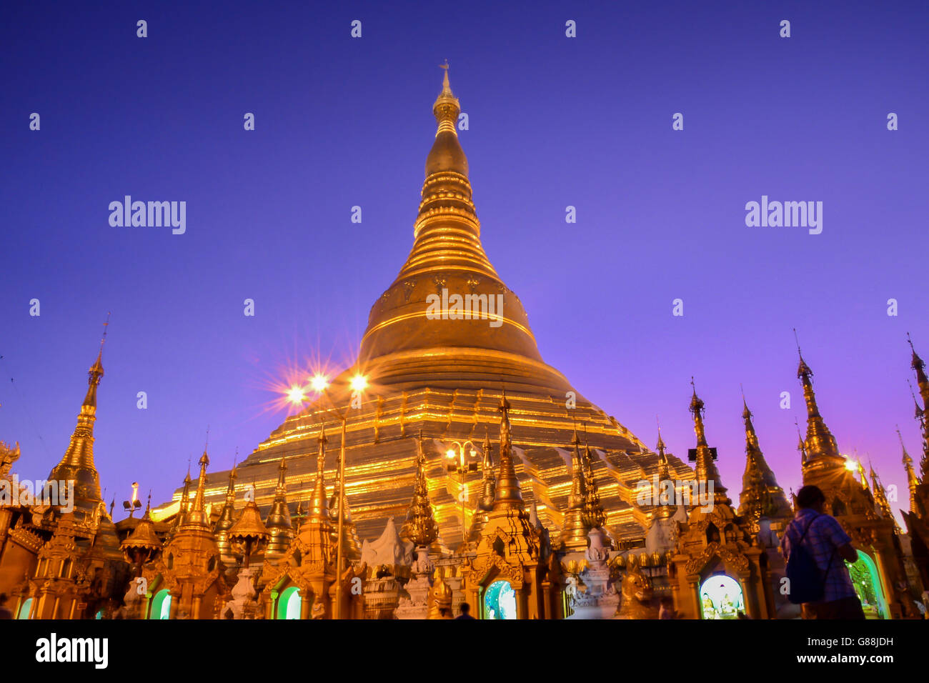 Shwedagon pagoda at dawn in Yangon, Myanmar Stock Photo - Alamy