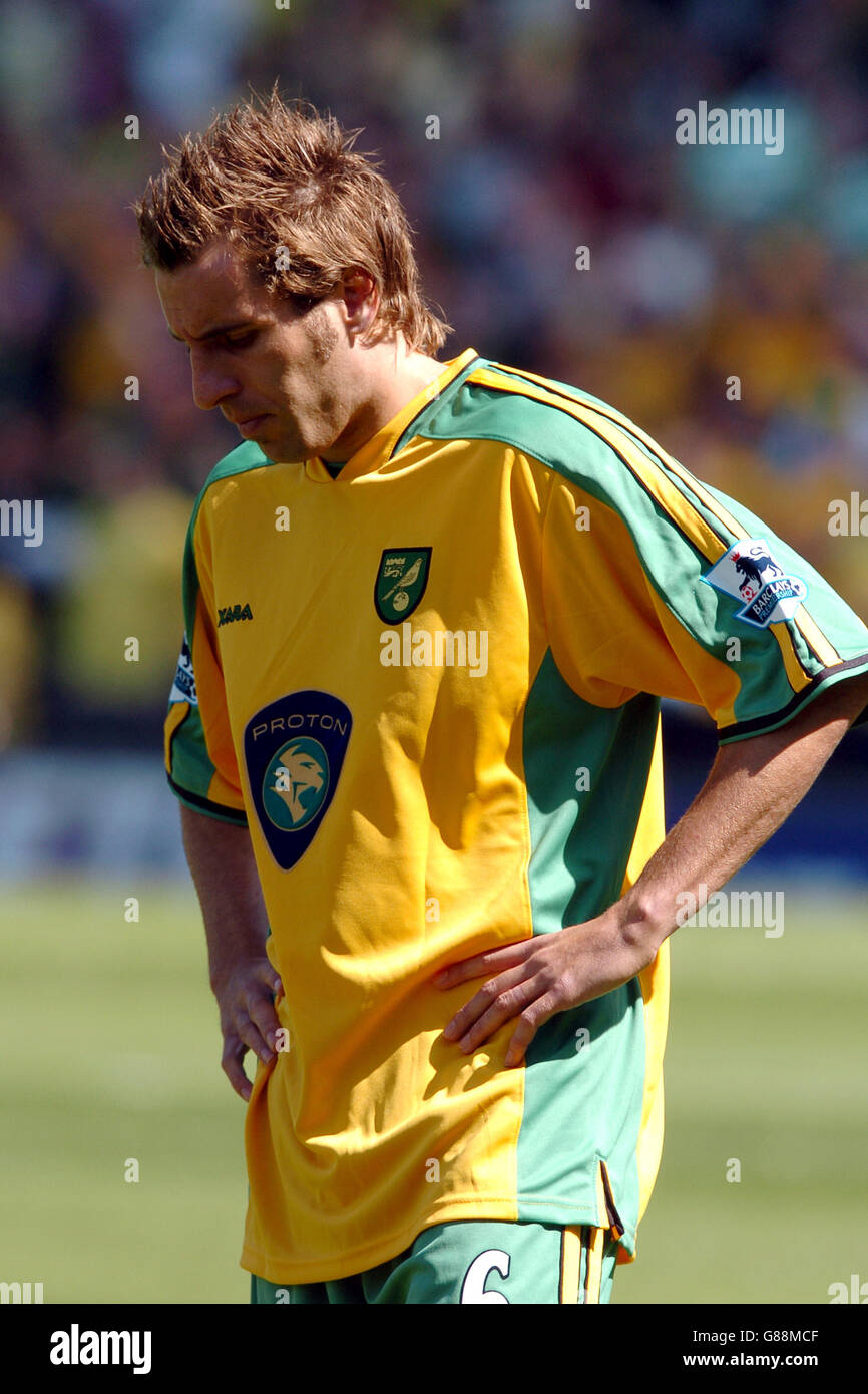 Soccer - FA Barclays Premiership - Fulham v Norwich City - Craven ... Soccer - FA Barclays Premiership - Fulham v Norwich City - Craven ...