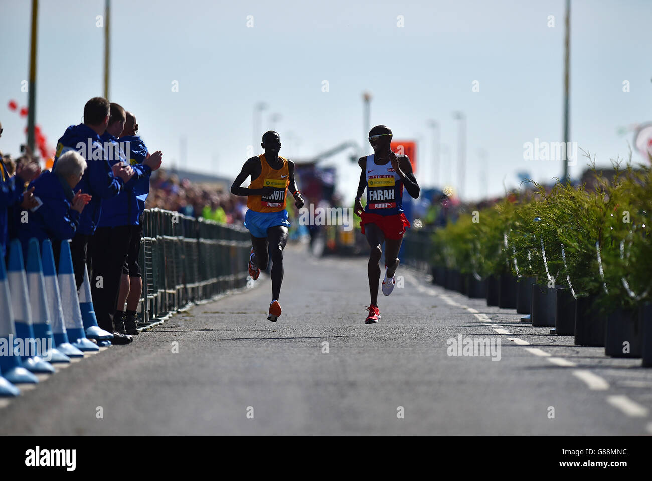 Athletics - 2015 Morrisons Great North Run - Newcastle. Mo Farah (right ...