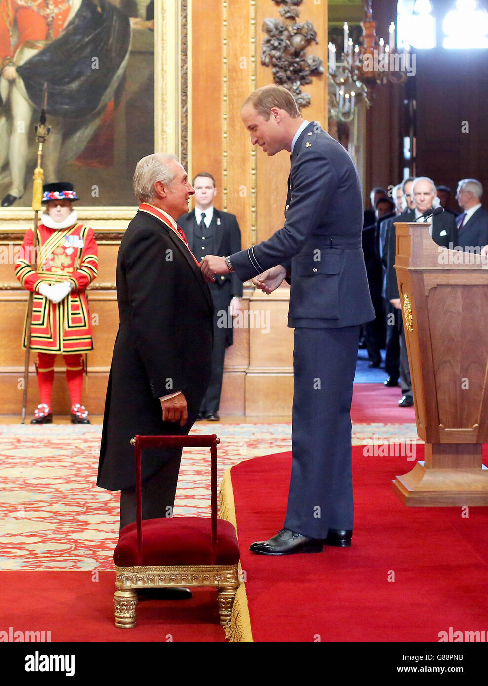 Sir Gareth Edwards, from Bridgend, is made a Knight Bachelor of the ...