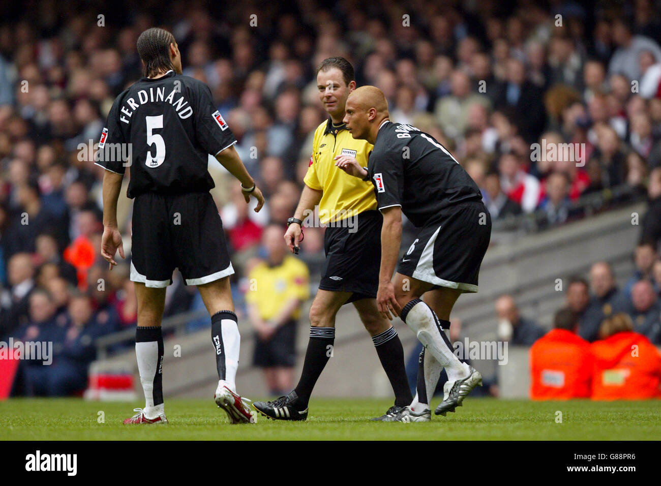 Fa referee rob styles hi-res stock photography and images - Alamy