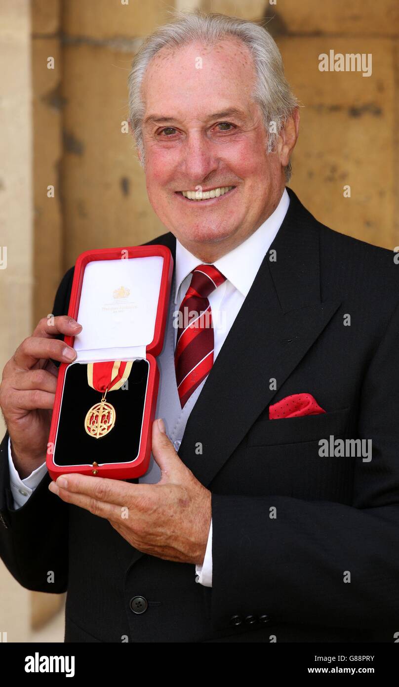 Former welsh rugby player hi-res stock photography and images - Alamy