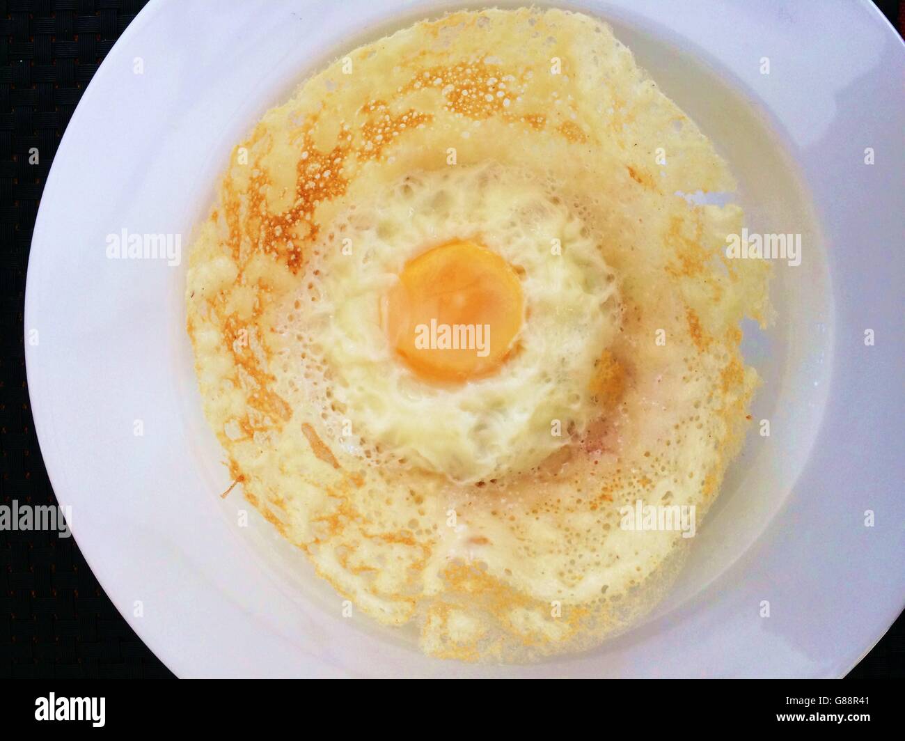 Egg hopper breakfast, sri lanka hi-res stock photography and images - Alamy