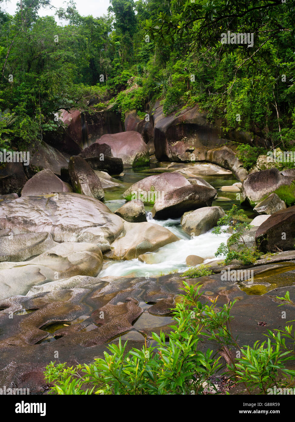 Babinda creek boulders queensland hi-res stock photography and images ...