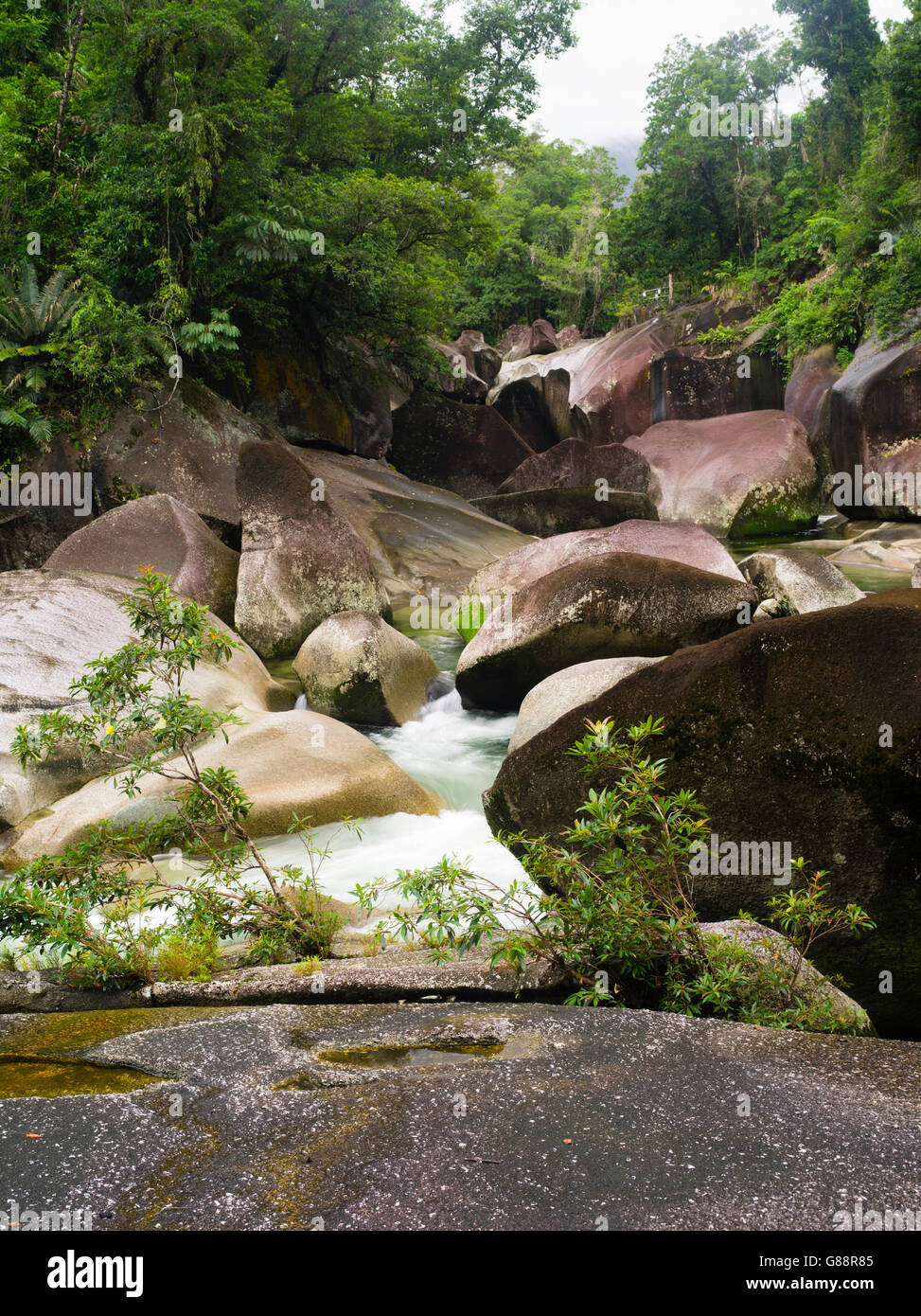 Babinda creek boulders queensland hi-res stock photography and images ...