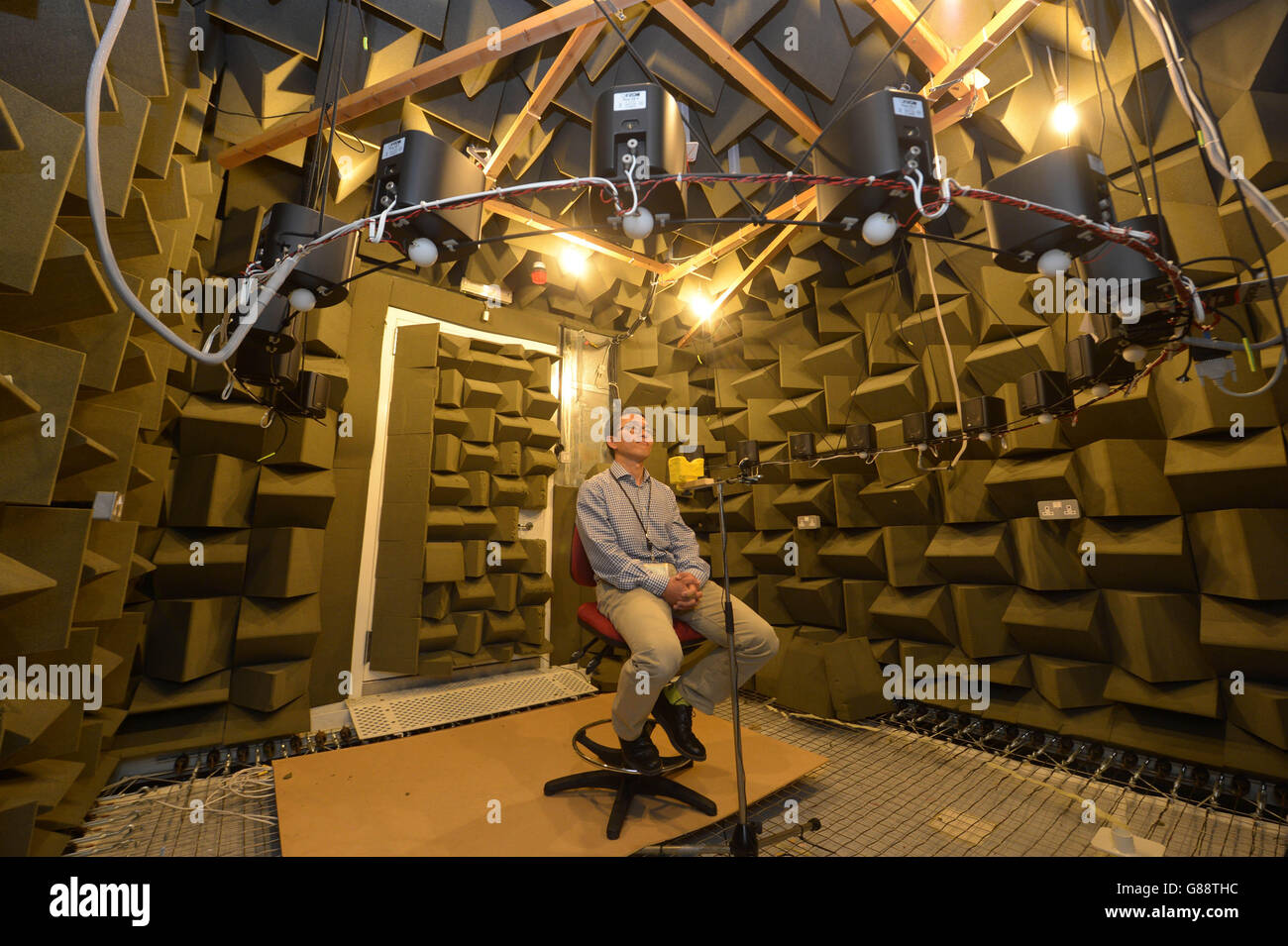 Anechoic chamber hi-res stock photography and images - Alamy