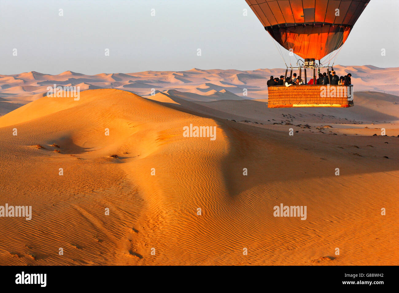 Flying over desert in hot air balloon, Dubai Stock Photo - Alamy