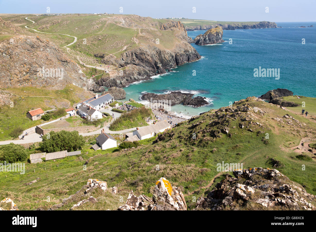 Coastal scenery, Kynance Cove, Lizard peninsula, Cornwall, England, UK ...