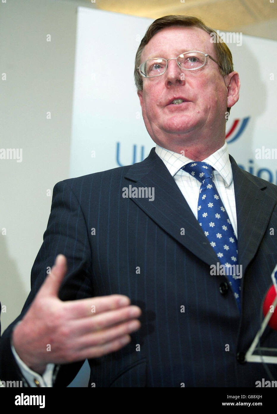 David Trimble - Press Conference - Party Headquarters Stock Photo - Alamy