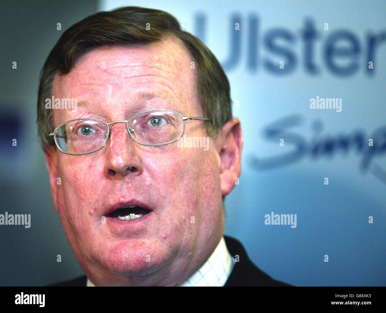 David Trimble - Press Conference - Party Headquarters Stock Photo - Alamy