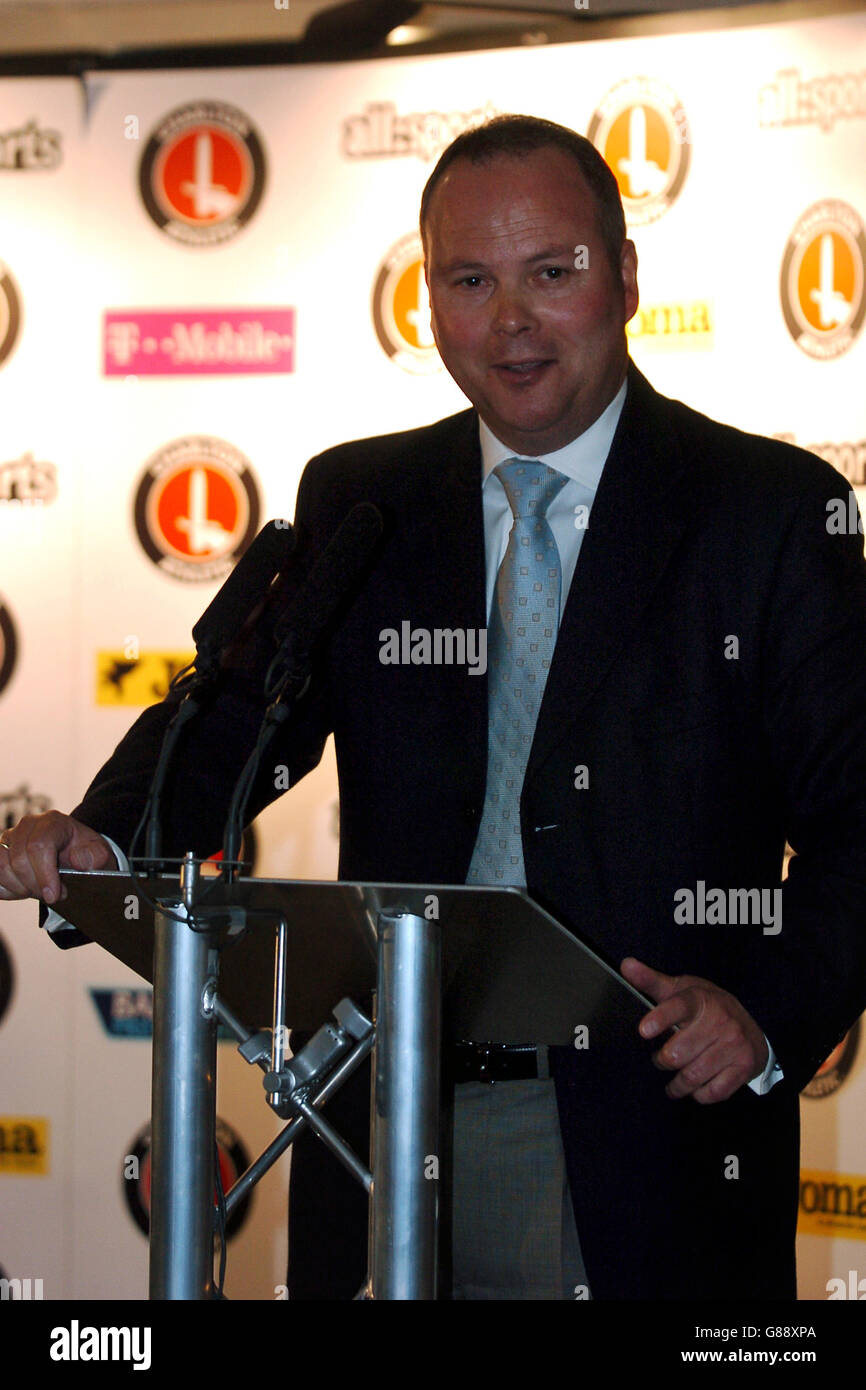 Steve sutherland of charlton athletic hi-res stock photography and ...