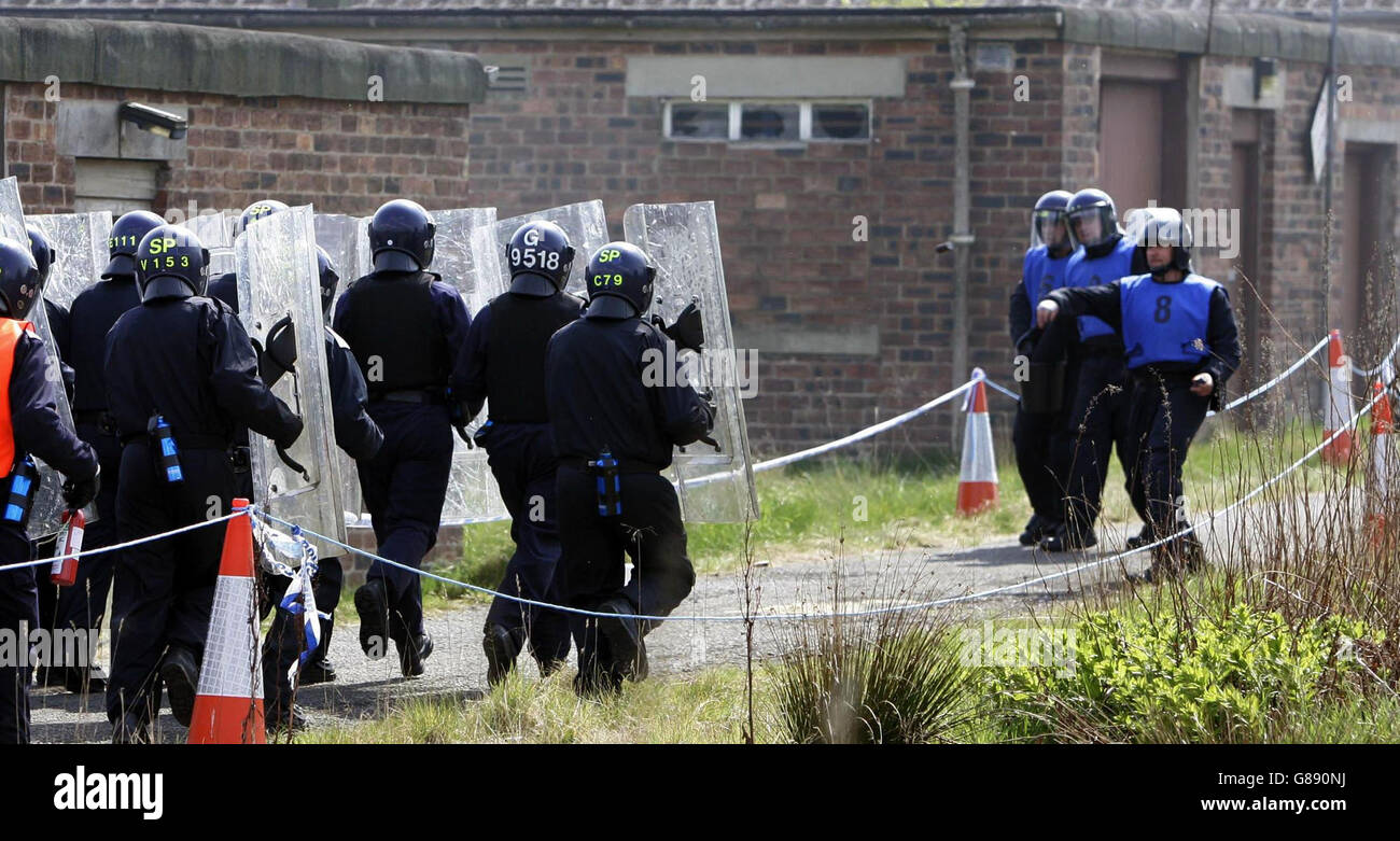G8 Summit Police Training Stock Photo - Alamy