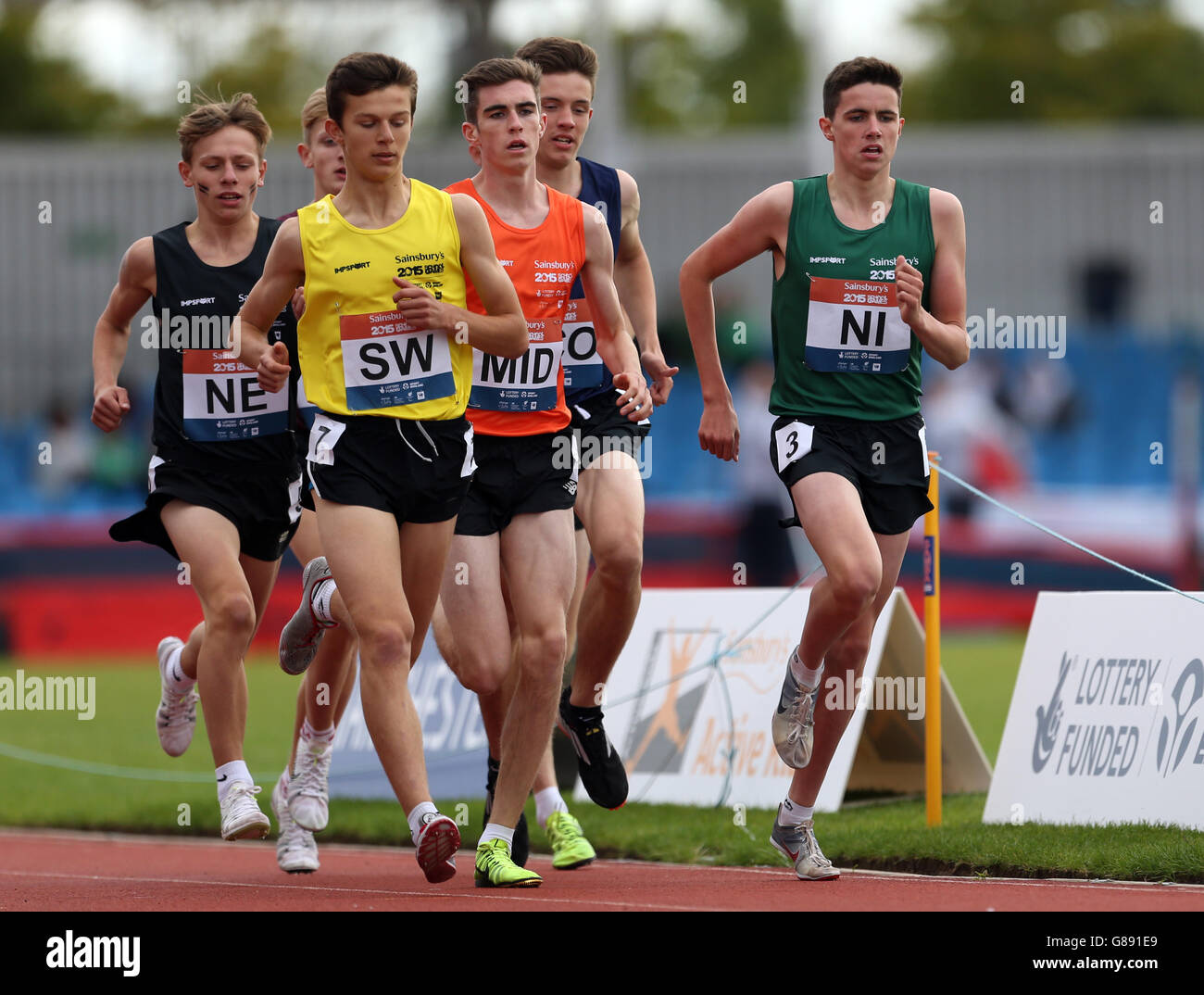 Boys 3000m hi-res stock photography and images - Alamy