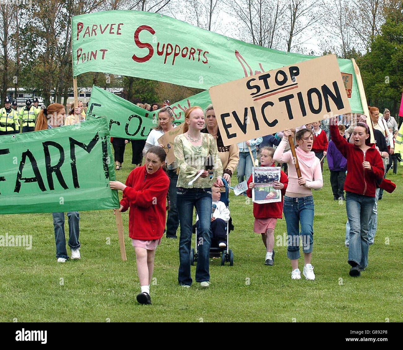 Travellers Protest - Basildon Town Hall Stock Photo - Alamy