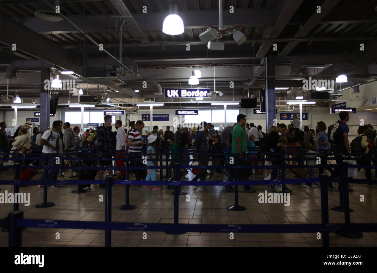 Travel Stock. A queue at UK border control in Luton Airport Stock Photo ...