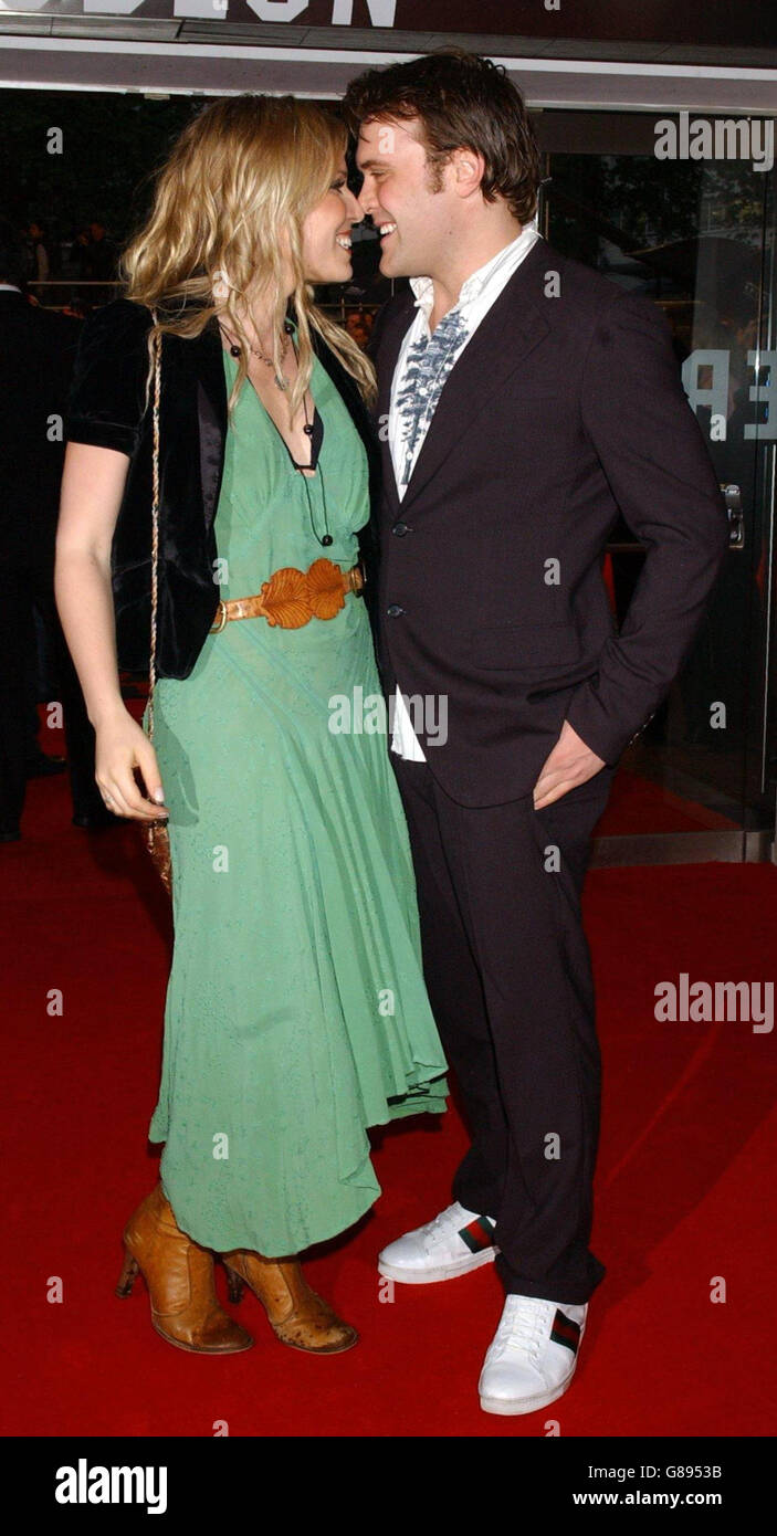 Siblings daniel natasha bedingfield hi-res stock photography and images ...