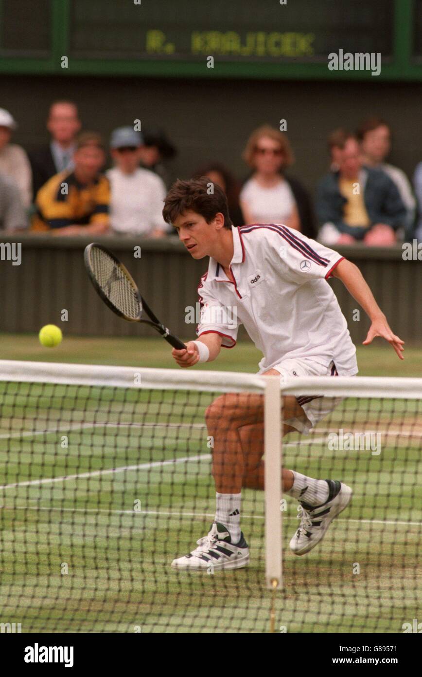 Tennis - Wimbledon, Tim Henman v Richard Krajicek Stock Photo - Alamy