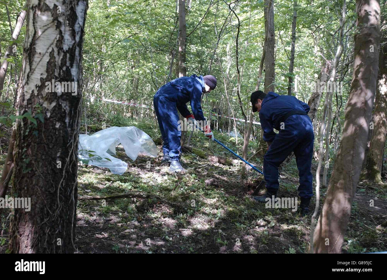 Body search hi-res stock photography and images - Alamy