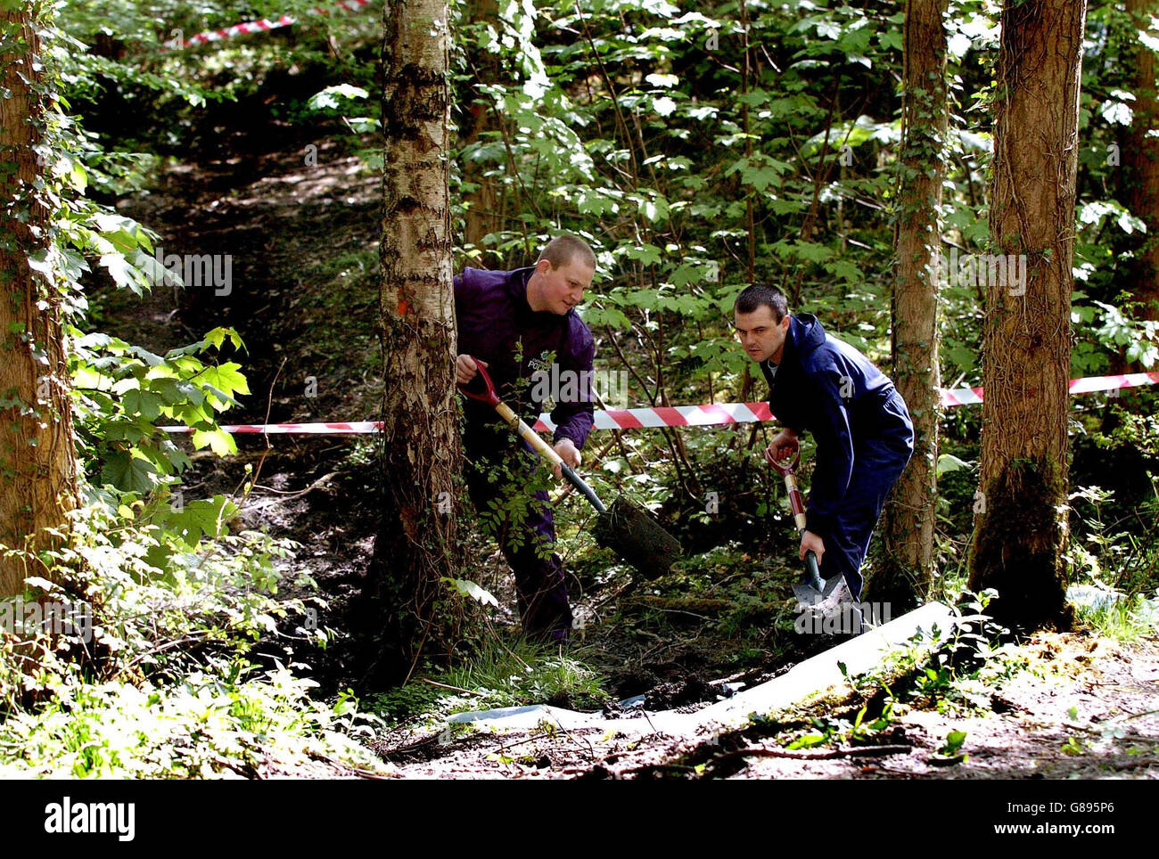 Body search hi-res stock photography and images - Alamy