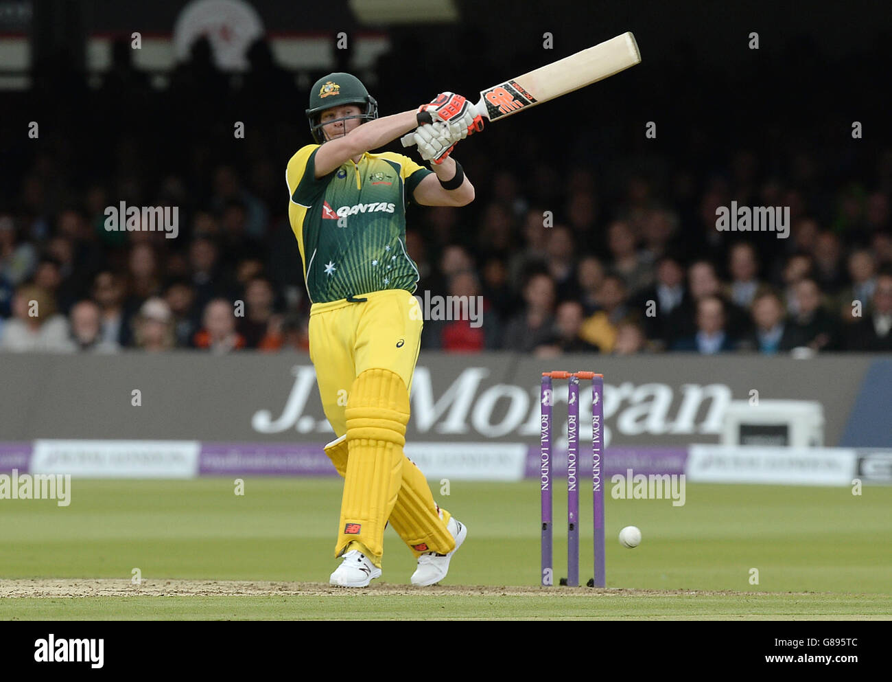 Australias steve smith bats hi-res stock photography and images - Alamy