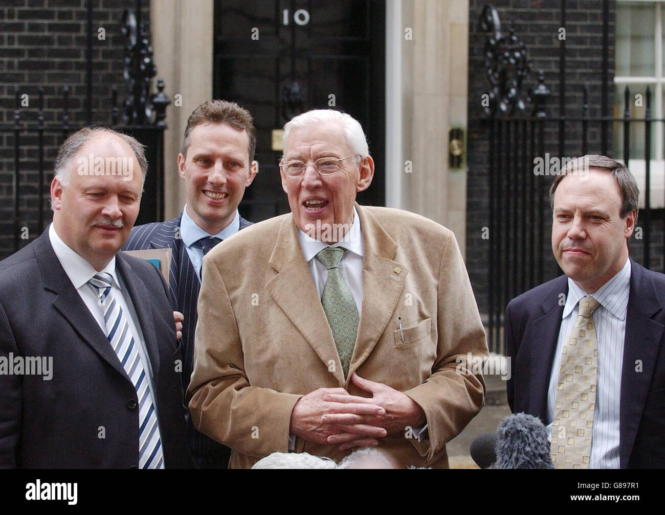 Simpson process hi-res stock photography and images - Alamy