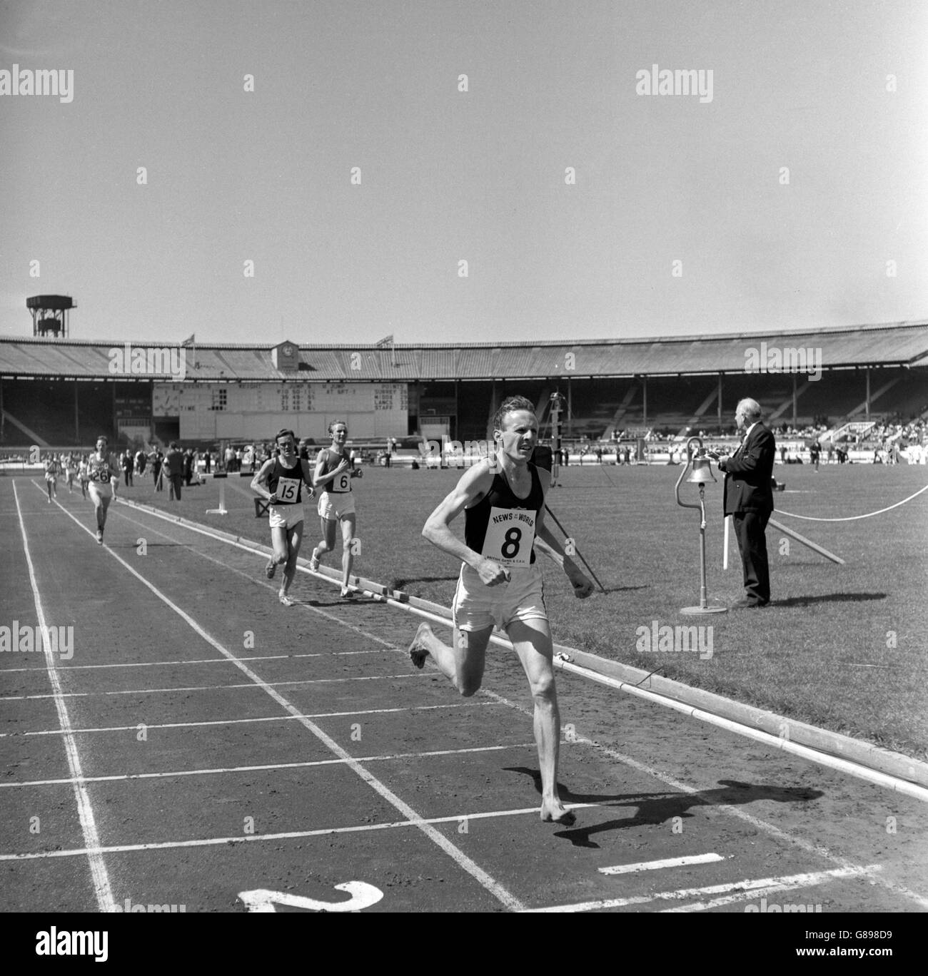 Bruce Tulloh - running in his bare feet - wins the six miles race in 28 ...