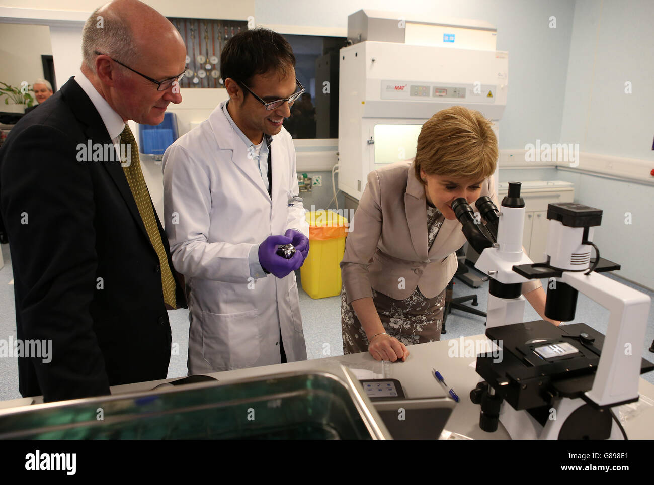 Nicola Sturgeon visit to Clyde BioCity Scotland Stock Photo - Alamy