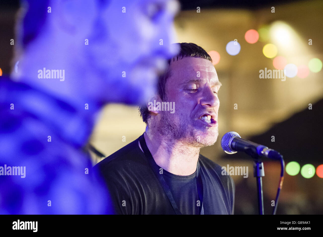 Perform on stage banksys dismaland hi-res stock photography and images ...