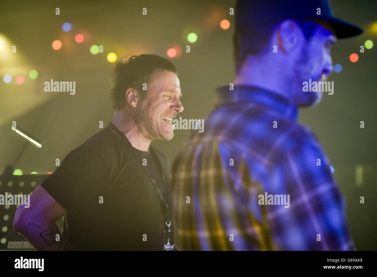 Musician andrew robert lindsay fearn hi-res stock photography and ...