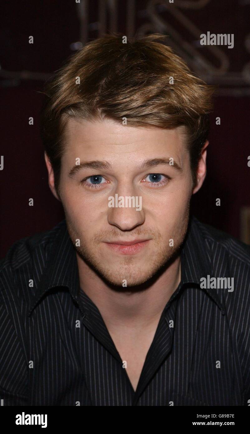 Us actor benjamin mckenzie from oc hi-res stock photography and images ...