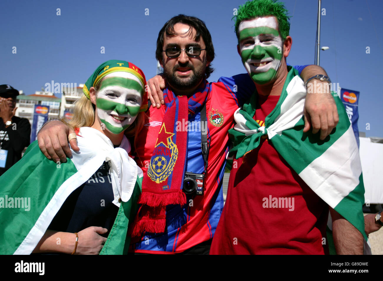 Sporting Lisbon fans with a CSKA Moscow fan prior to kick off Stock ...