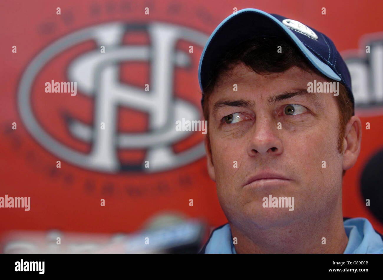 St helens new coach daniel anderson speaks to the media hi-res stock ...