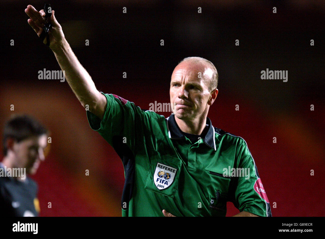 Football referee steve bennett hi-res stock photography and images - Alamy