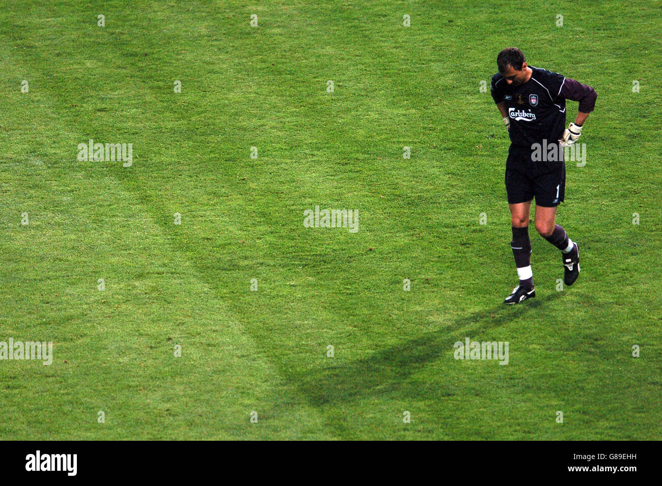 Jerzy dudek champions league final hi-res stock photography and images ...