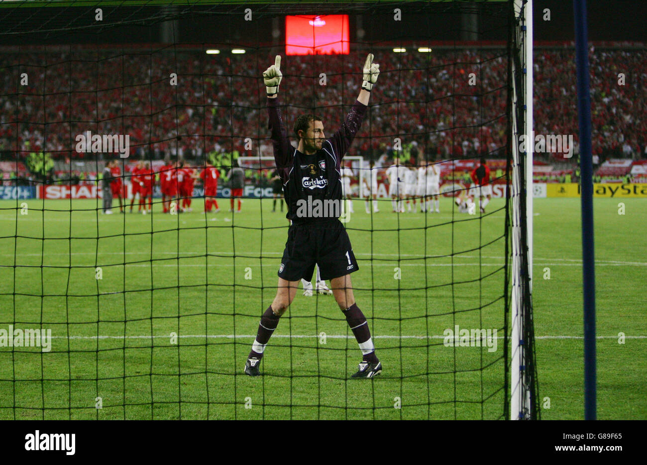 Liverpool's goalkeeper Jerzy Dudek celebrates after AC Milan's Serginho ...