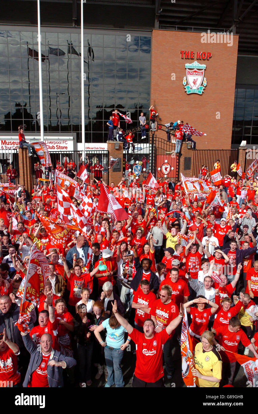Soccer - UEFA Champions League - Winners Parade - Liverpool Stock Photo ...