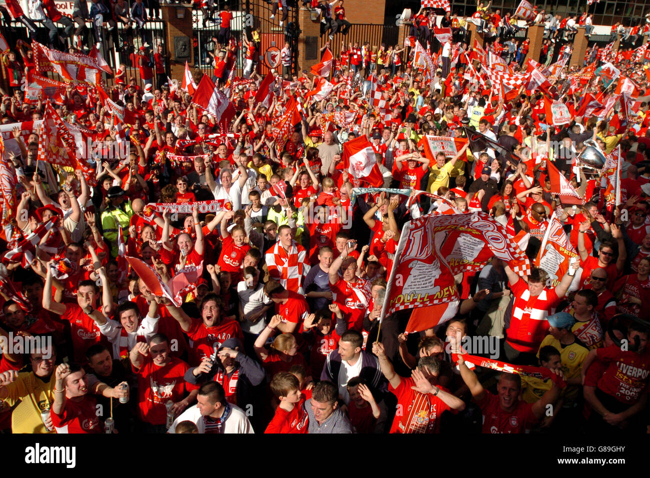 Soccer uefa champions league winners parade liverpool hi-res stock ...