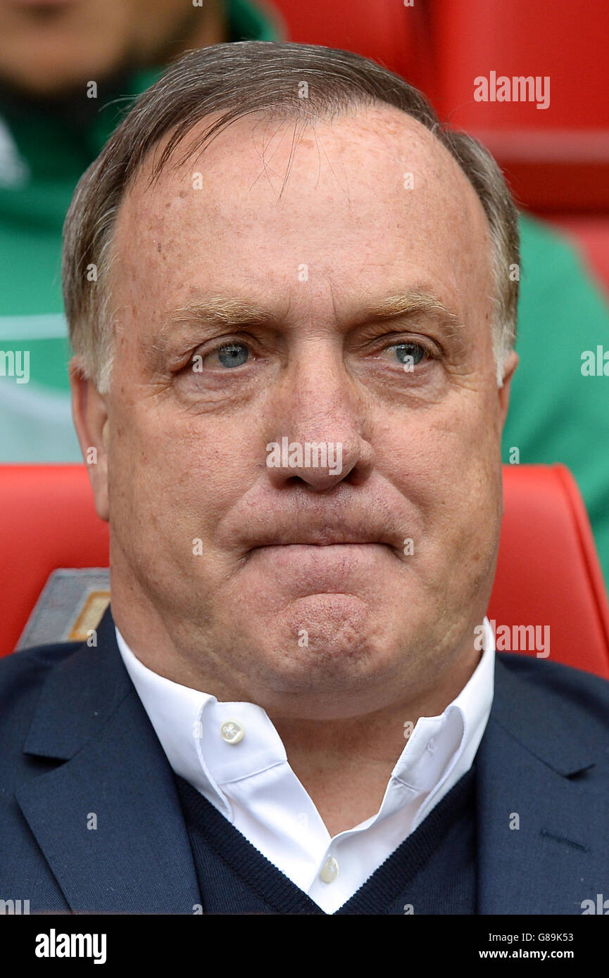 Sunderland manager Dick Advocaat on the bench before the Barclays ...