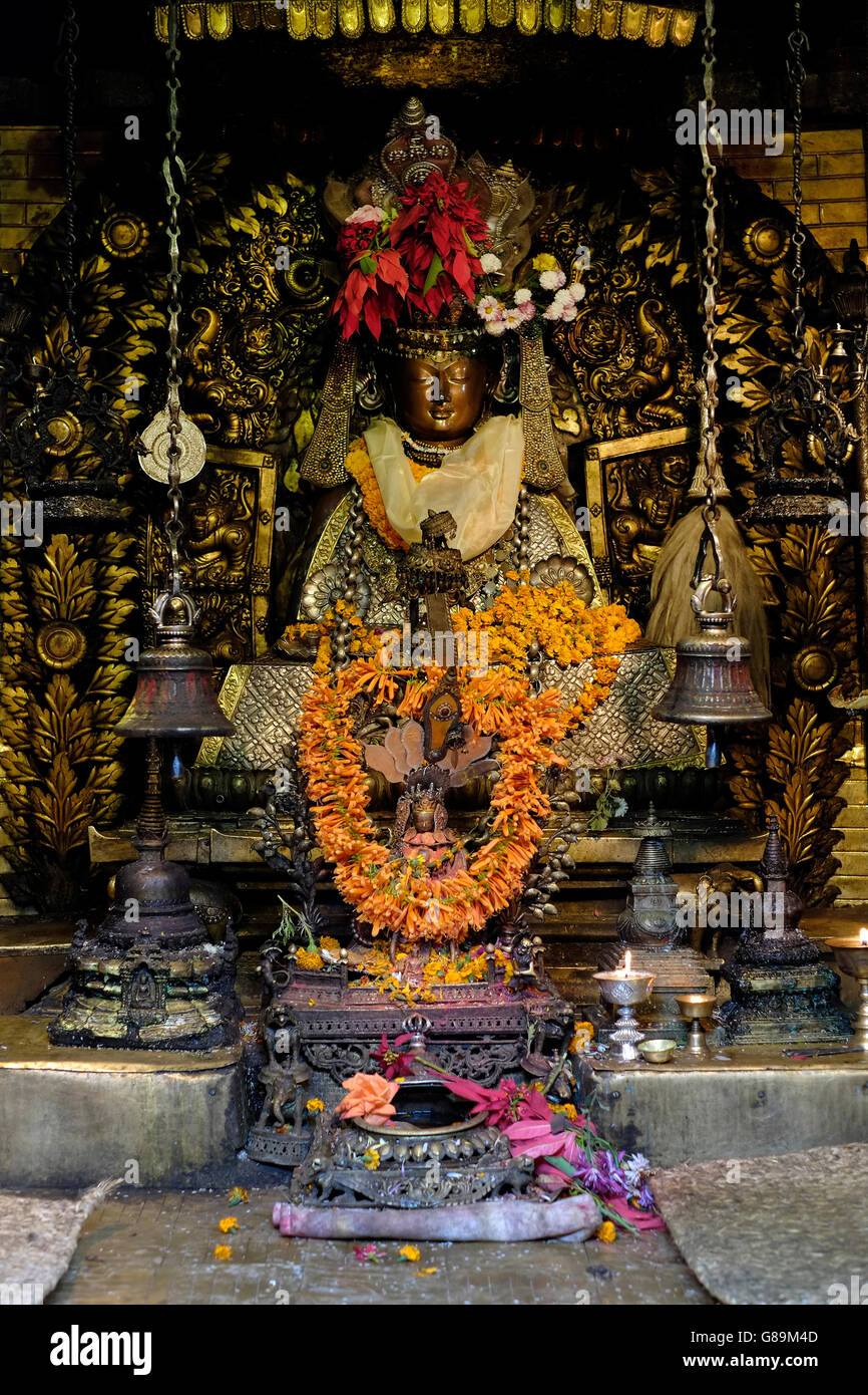 Altar in temple hi-res stock photography and images - Alamy