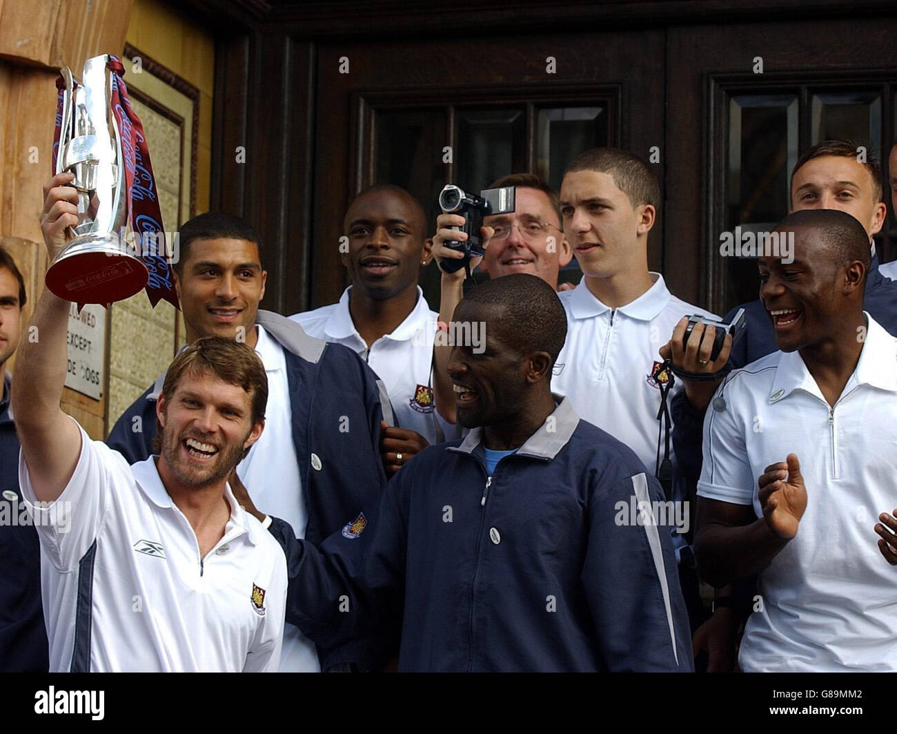 West ham united trophy parade hi-res stock photography and images - Alamy