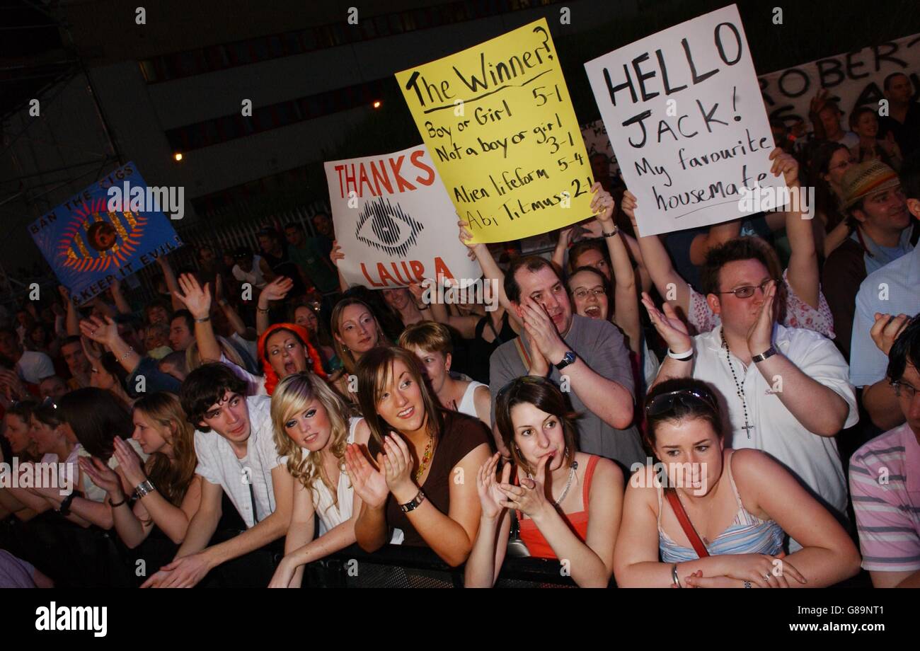Big Brother 6. Fans outside the Big Brother house Stock Photo - Alamy