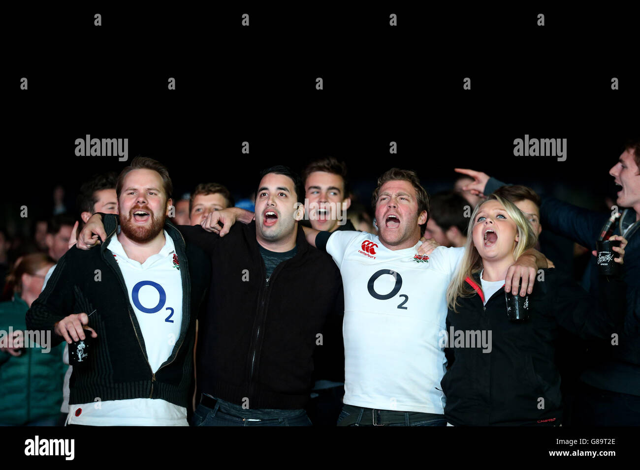 England rugby national anthem fans hi-res stock photography and images ...