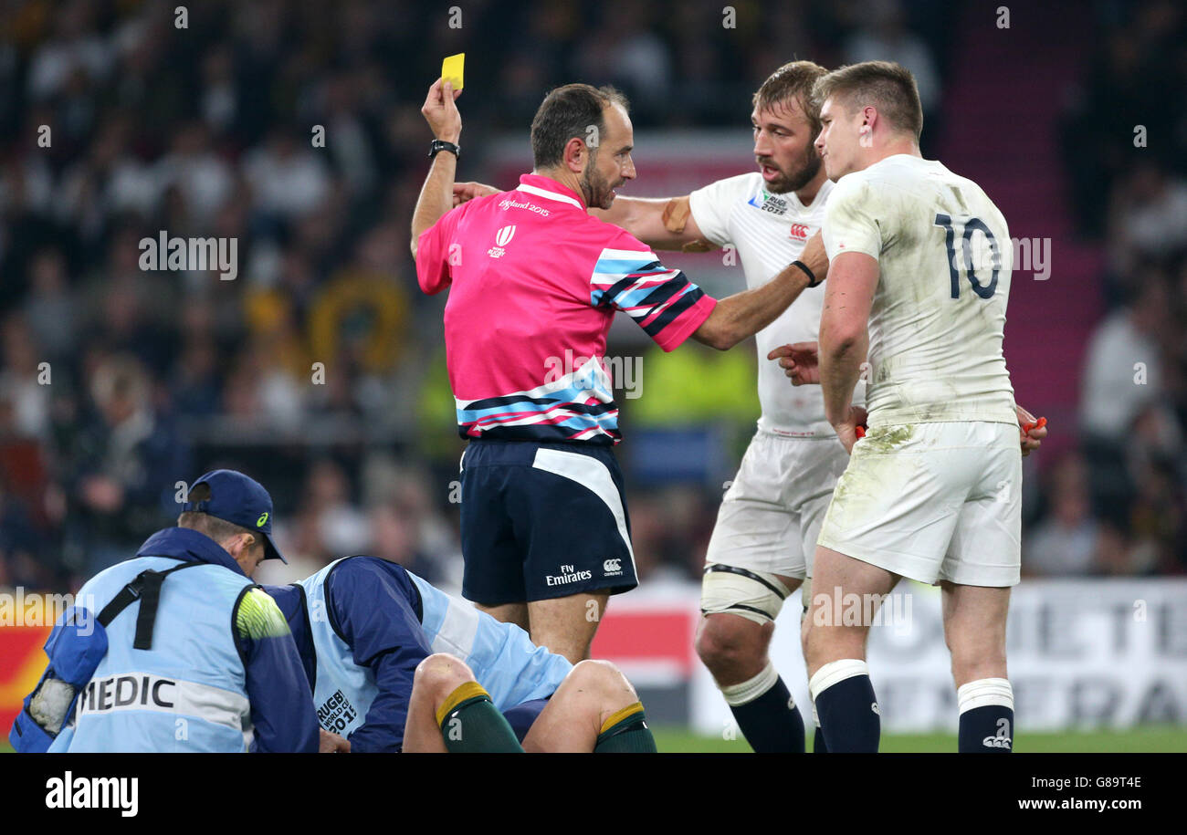 Rugby union referee yellow card hi-res stock photography and images - Alamy