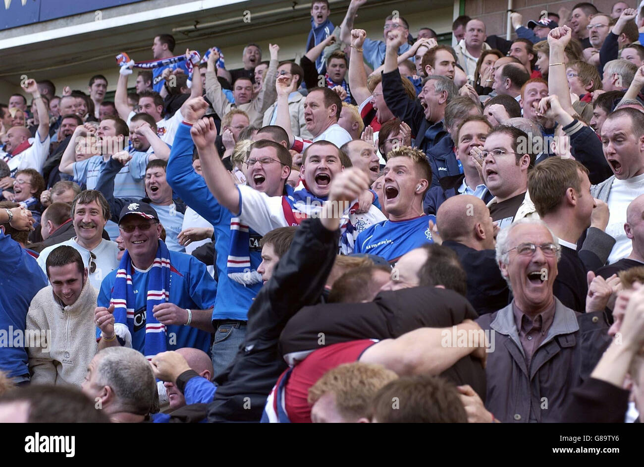 Rangers' fans celebrate at the final whisle after beating Hibernian 1-0 ...