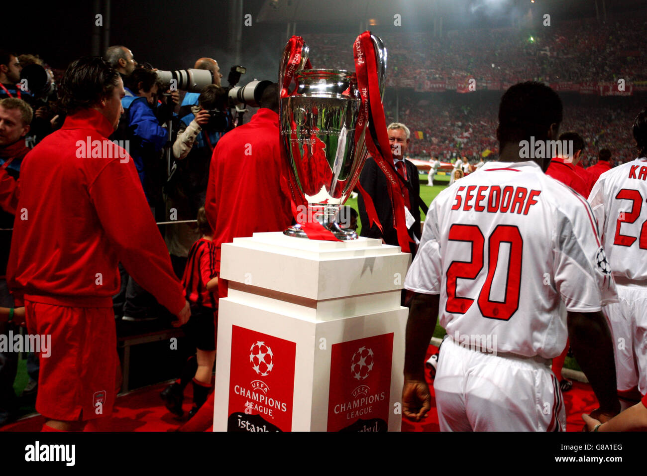 Milan champions league trophy liverpool hi-res stock photography and ...